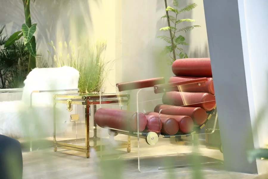 Types & Identifying Tips of Cowhide Leather - Artsome